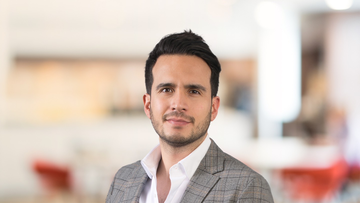 Felipe Saffon - Management Consultant | Bain & Company