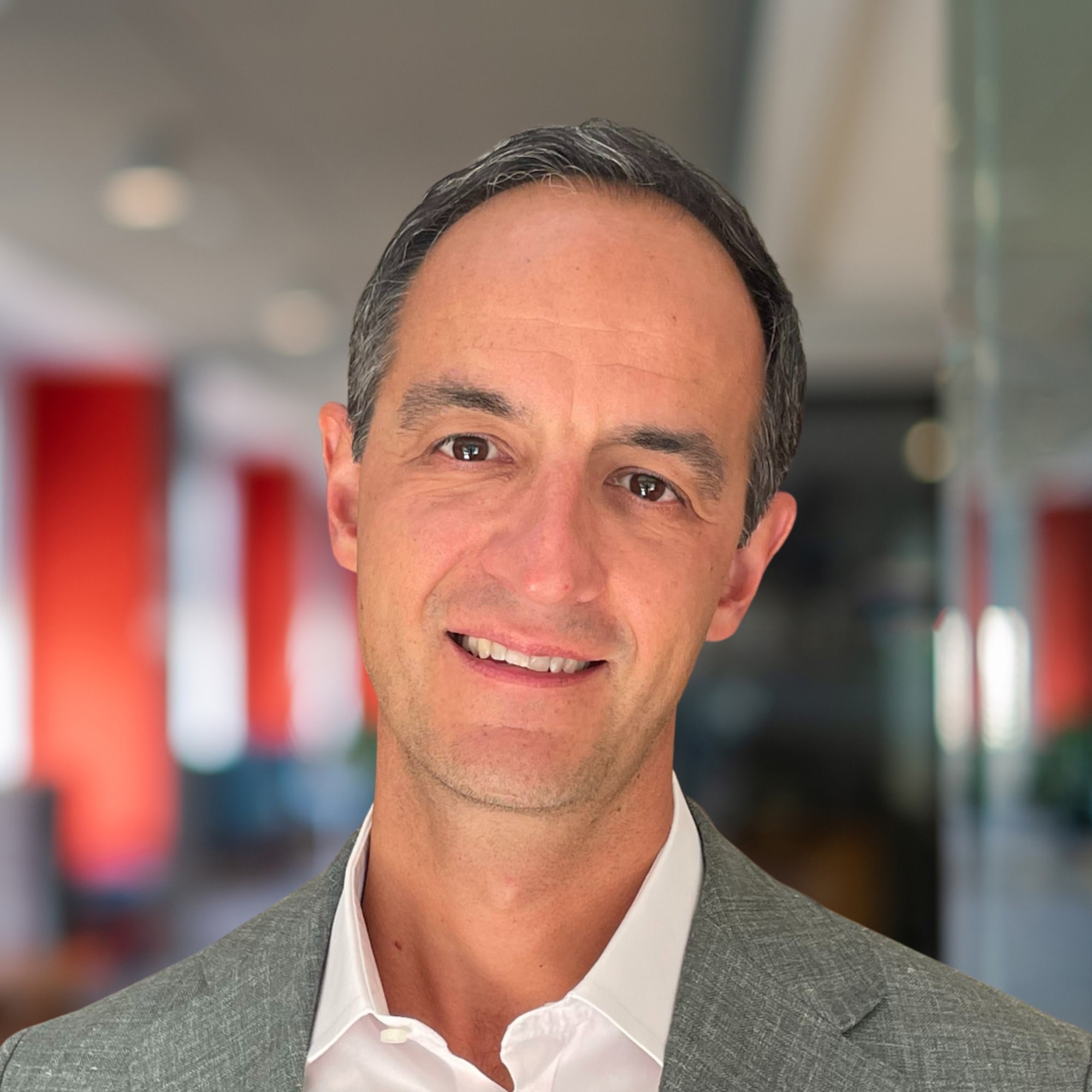 Enzo Arena - Management Consultant | Bain & Company