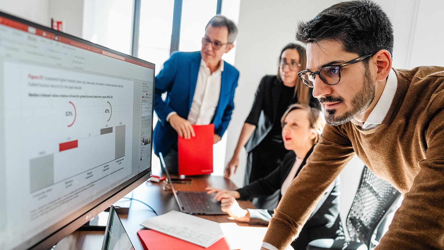 How to Accelerate Progress on AI | Bain & Company