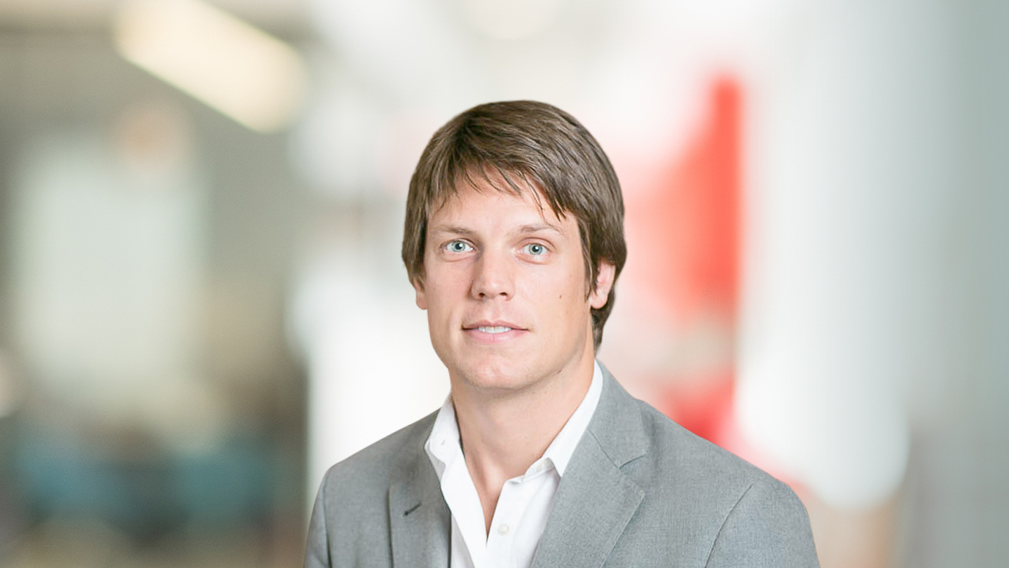 Emron - Management Consultant | Bain & Company