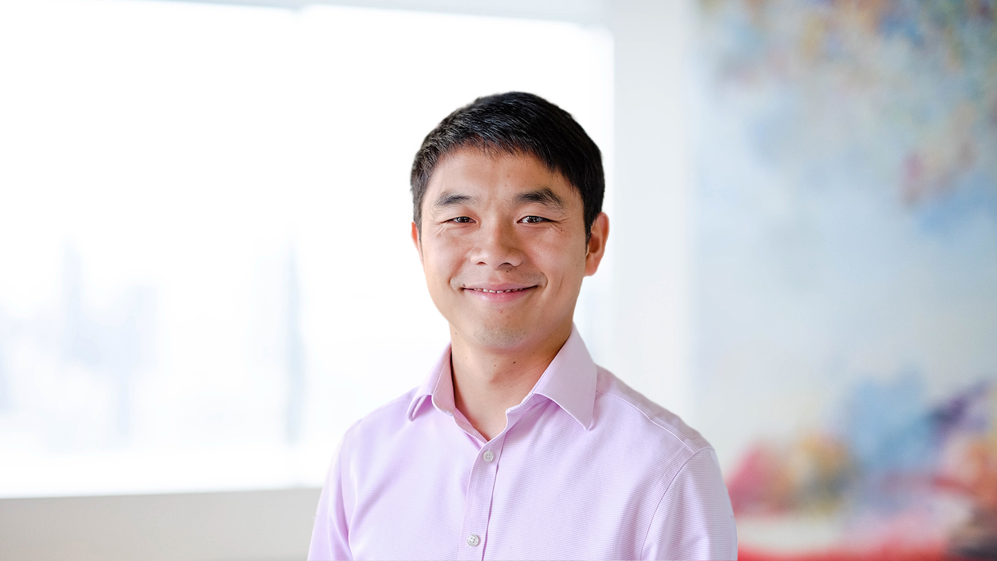 Roger Zhu - Management Consultant | Bain & Company