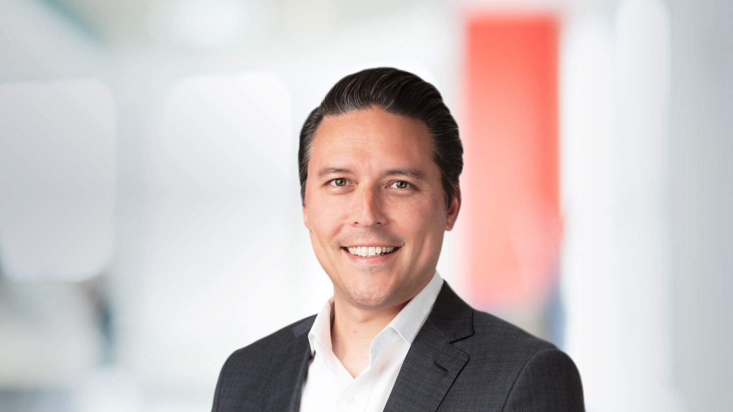 Derek Lum - Management Consultant | Bain & Company